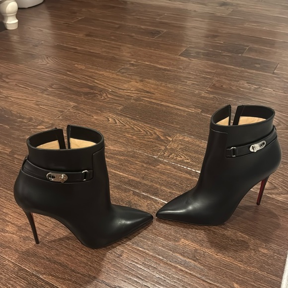 Christian Louboutin | Shoes | Christian Louboutin Lock So Kate Booty 0 ...